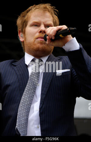 Pierre Baigorry (Peter Fox) - Auftritt der Band "Seeed" - Demonstration ...