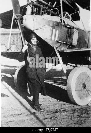 The Albatross B II, a German reconnaissance aircraft from 1915, was ...
