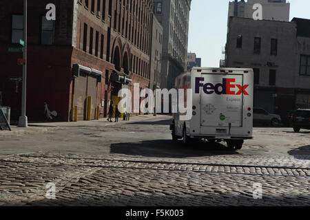 FedEx truck, New York City, USA Stock Photo - Alamy