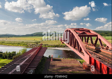 The railway bridge over the River Nith at Portrack, near Dumfries in SW ...