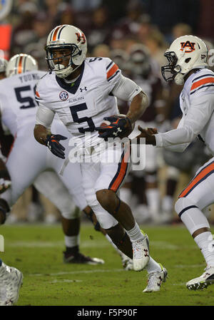 Auburn quarterback Jeremy Johnson (6) during the NCAA college football ...