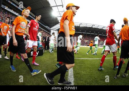 Mainz, Germany. 7th Nov, 2015. Mainz kids fans Football/Soccer : German ...