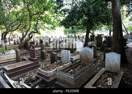 Jewish cemetery in Mumbai, India Stock Photo: 89806226 - Alamy