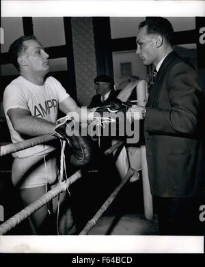 Henry Cooper and Twin brother George as small children dbase Stock ...