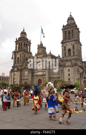 Conchero dancers performing in the Zocalo of Mexico City Stock Photo ...