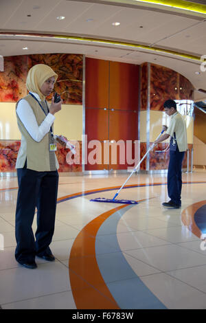 Staff assistance in the Dubai Metro Stock Photo - Alamy