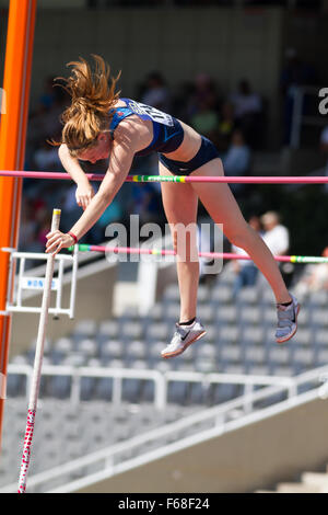 Emily Grove of USA, Pole vault Stock Photo - Alamy