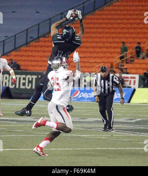 November 14, 2015 - Hawaii Rainbow Warriors wide receiver Makoa Camanse ...