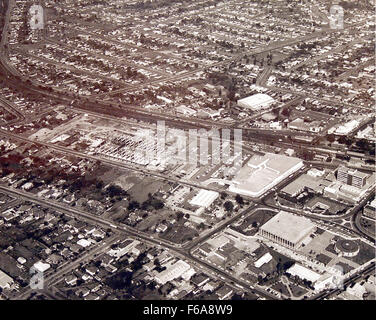 An aerial view of Potts Hill, taken in 1950, showing the hill's natural ...
