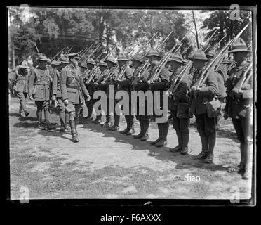 World War I New Zealand troops at Ehrenfeld Station, Cologne, New ...