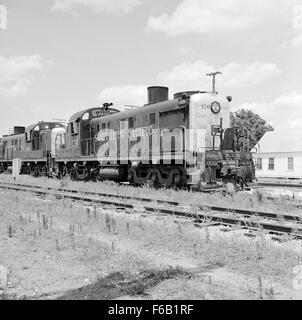 A photograph of Southern Pacific Diesel Electric Road Switcher No. 2880 ...