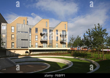 Residential building in Yiewsley, West Drayton with view of Grand Union ...