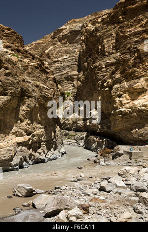 India, Himachal Pradesh, Kinnaur, Tashigang, Khab Sangum, road bridge ...