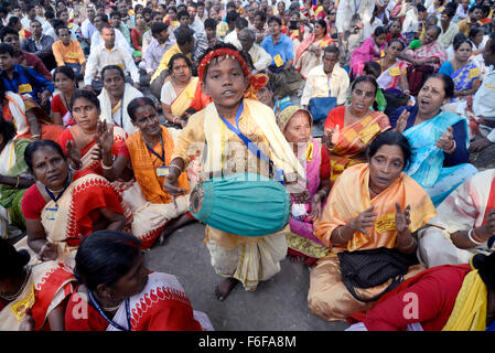 Kolkata, India. 16th Nov, 2015. Kirtan and Bhakti Geeti singer from ...