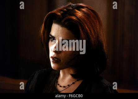 WILD THINGS (1998) NEVE CAMPBELL, DENISE RICHARDS WTGS 006 Stock Photo ...