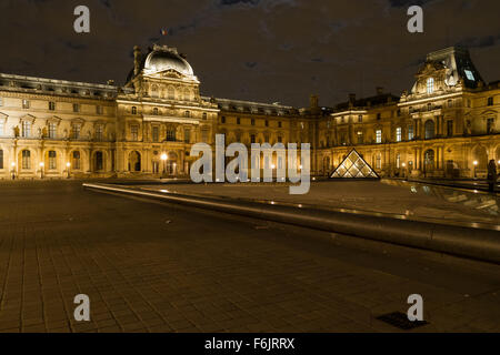 Pavillon Denon and small pyramid of the Louvre Palace (Palais du Louvre ...
