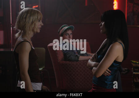 STAY ALIVE, Frankie Muniz, Sophia Bush, Jon Foster, Samaire Armstrong ...