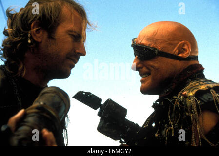 WATERWORLD, Kevin Costner, Dennis Hopper, 1995 Stock Photo - Alamy