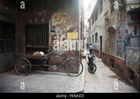 House at pakka mahal, varanasi, uttar pradesh, india, asia Stock Photo ...