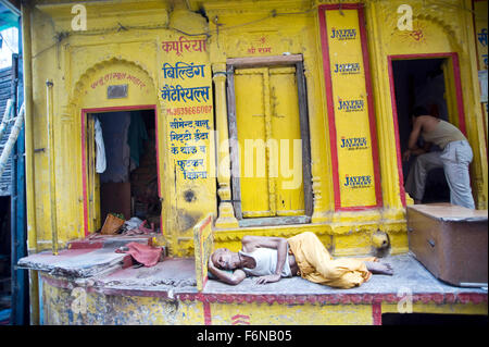 House at pakka mahal, varanasi, uttar pradesh, india, asia Stock Photo ...