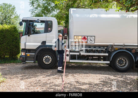 A heating oil delivery lorry in the Uk Stock Photo - Alamy