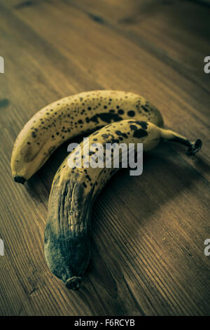Rotten or over ripe bananas Stock Photo - Alamy