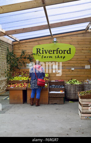 Riverford organic farm shop in Devon Stock Photo - Alamy