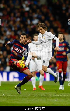 Sergio Busquets of FC Barcelona and Luka Modric of Real Madrid during ...