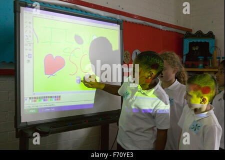 interactive whiteboard in primary school classroom Stock Photo - Alamy