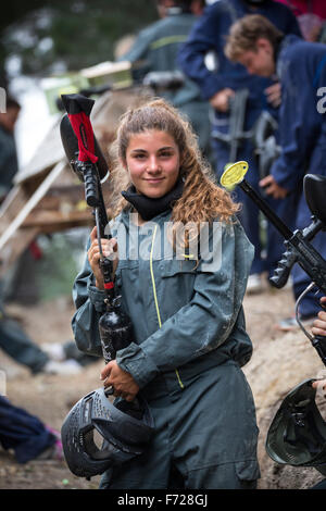 Portrait of young woman paintball player Stock Photo - Alamy