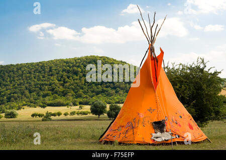 Native American wigwam hut Stock Photo - Alamy