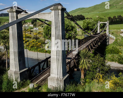 Old Springvale Suspension Bridge, Rangitikei River, Napier - Taihape ...