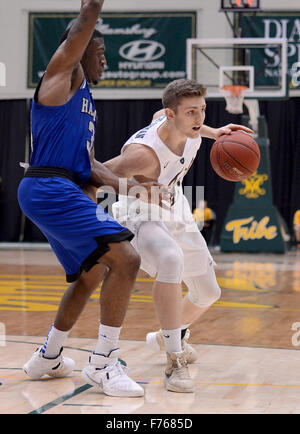 Nov. 25, 2015 - Williamsburg, VA, USA - 20151125 - Hampton forward ...