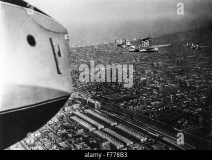 Italian hydroplanes by Italo Balbo flying over Chicago and then alight ...