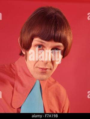 THE MOVE UK pop group about 1967 From left: Bev Bevan, Trevor Burton ...