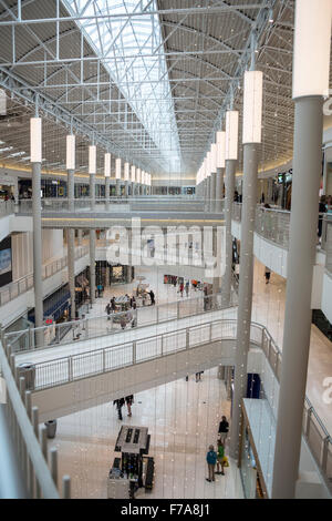 Pedestrian walkways, Mall of America, Minneapolis, Minnesota, USA Stock ...