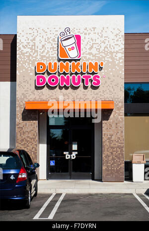 Dunkin' Donuts store front Stock Photo - Alamy