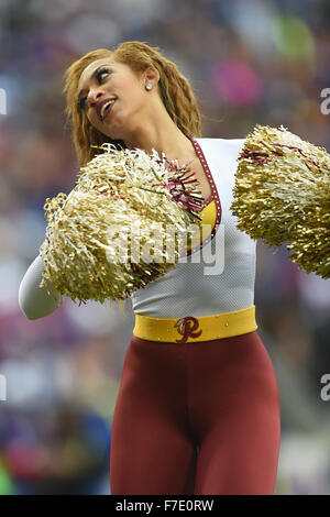 Landover, Maryland, USA. 29th November, 2015. A Redskin cheerleader ...