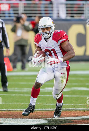 Arizona Cardinals running back David Johnson, left, runs in front of ...