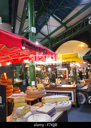 BOROUGH MARKET NIGHT Cheese tasting evening market Christmas season ...