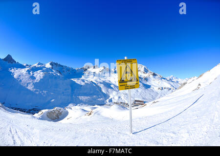 Sign board at High mountains under snow in the winter Stock Photo - Alamy