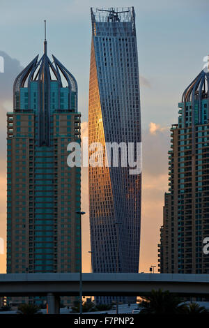 Dubai Marina. The twisted tower (Cayan tower Stock Photo - Alamy