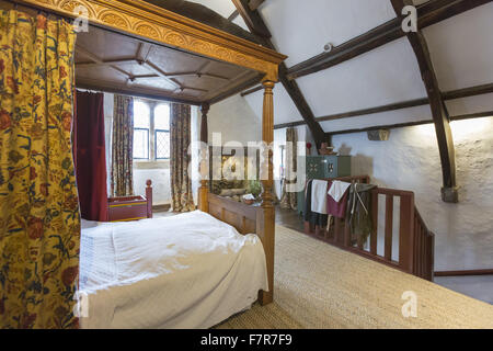 The bedchamber on the second floor at Tudor Merchant's House ...