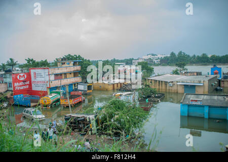 Chennai, India. 3rd December, 2015. As Sembarambakkam lake in Chennai ...