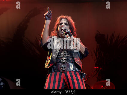Alice Cooper performing at Manchester Arena Featuring: Nita Strauss ...
