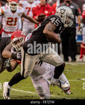 Oakland, California, USA. 06th Dec, 2015. Oakland Raiders quarterback ...