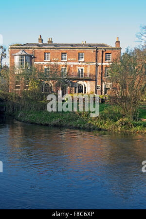 Farningham The Lion pub by river Stock Photo - Alamy