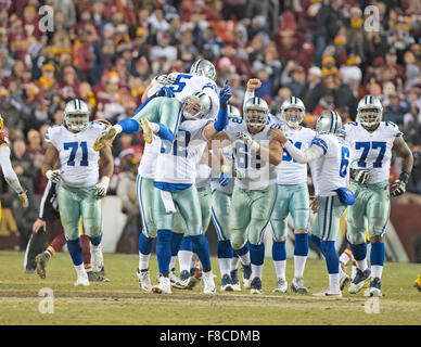 Dallas Cowboys offensive tackle Jason Peters (71) looks on before an ...