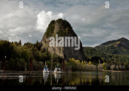 Beacon Rock; Beacon Rock State Park, Columbia River Gorge, Washington ...