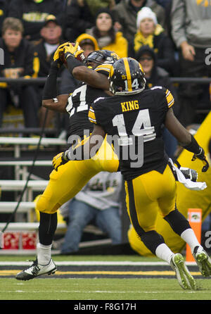 Iowa defensive back Jordan Lomax performs a drill at the NFL football ...